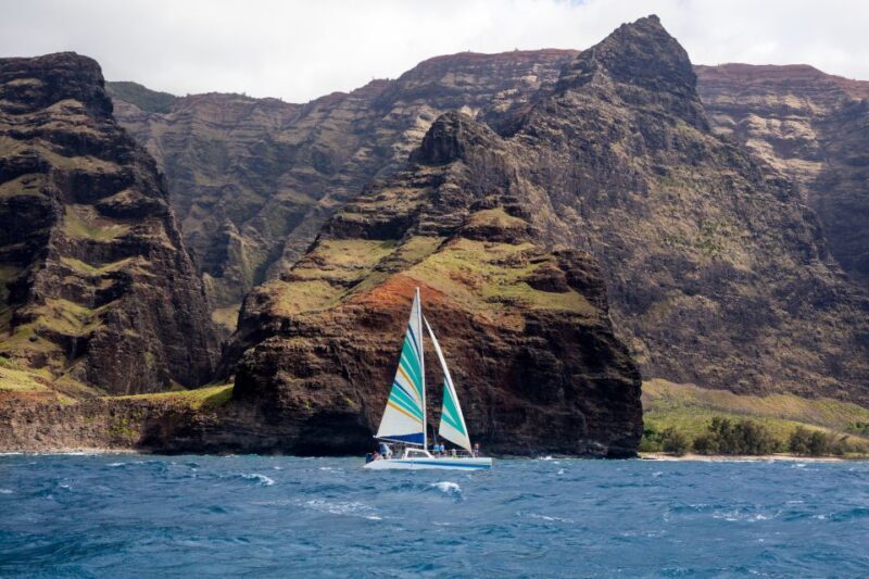 Kauai: Napali Coast Sunset Sailboat Tour with Dinner - Key Points