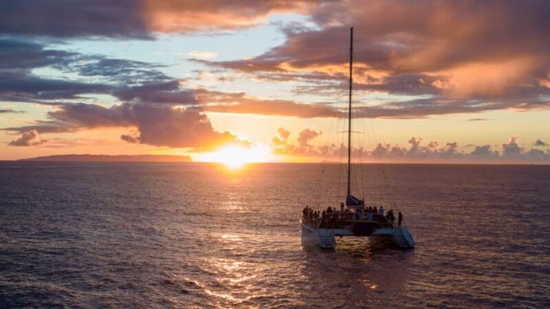 Kauai: Napali Coast Sunset Sailboat Tour with Dinner - The Experience in Detail