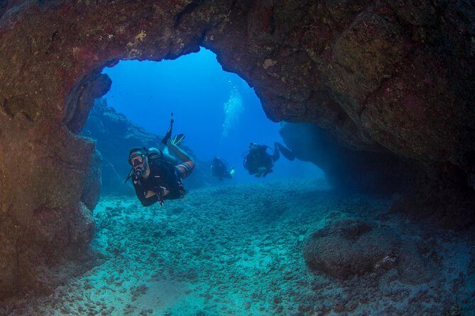 Kauai's Ultimate Boat 2 Tank Adventure Dive Certified Divers Only - A Practical Overview of Kauais Ultimate Boat 2 Tank Adventure Dive
