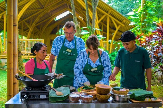 Kaura: Cooking Class & Choose Optional Tour with Private Transfer - Key Points