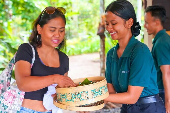 Kaura Pool and Dine Choose Optional Tour with Private Transfer - Detailed Breakdown of the Itinerary