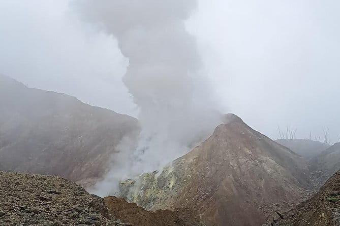Kawah putih tour - 2D.1N including Papandayan volcano and Kampung Naga - Key Points