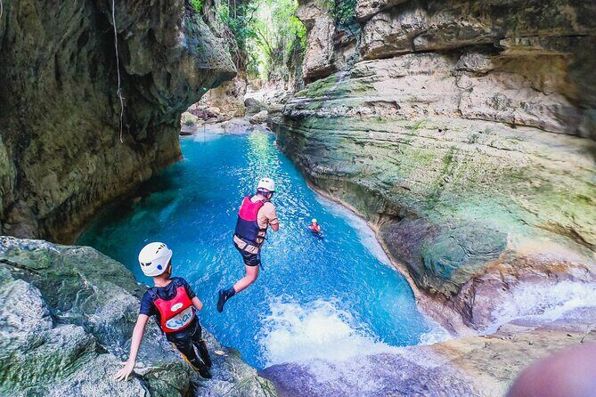 Kawasan Falls Canyoneering w/ Lunch & Transfers from Cebu City - An In-Depth Look at the Kawasan Falls Canyoneering Tour