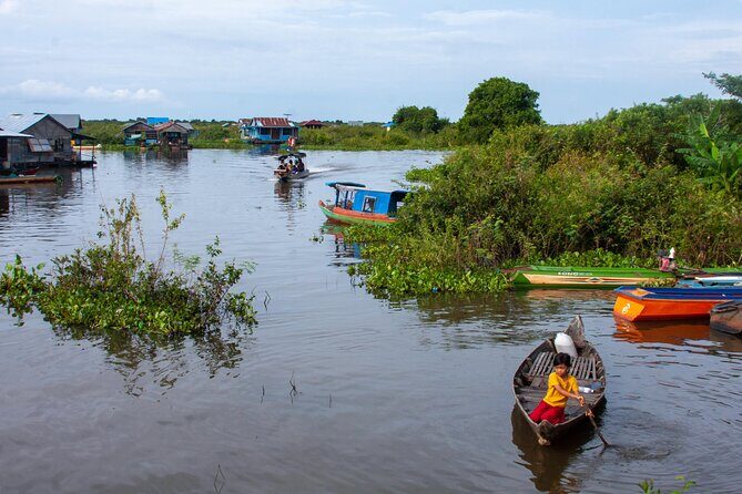 Kayaking & Floating Village in Tonle Lake - A Close Look at the Tour Experience