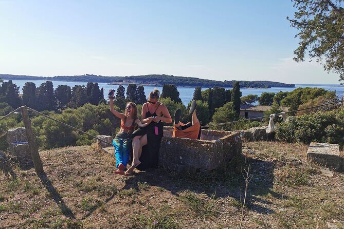 Kayaking to Island Saint Jerolim with snorkeling activitie - The Scenery and Marine Life: A Visual Feast