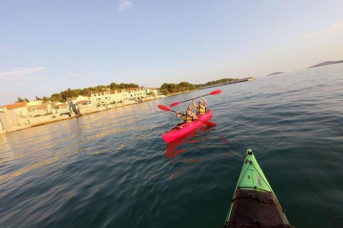 Kayaking to the island Prvi - Key Points