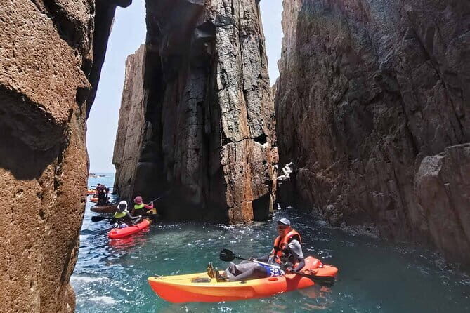 Kayaking Tour Crossing through Tunnel Cave in Hong Kong Geopark - Who Will Love This Experience?