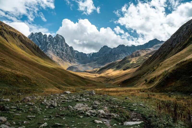 Kazbegi: Juta Valley Day Trip with 4WD Transport - Exploring the Experience: What to Expect on the Day