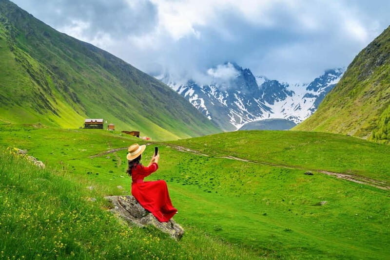 Kazbegi Peaks and Valleys: A Journey Through Natural Wonders - Exploring the Stephantsminda Museum of History