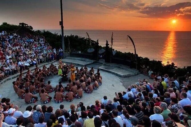 Kecak fire dance in Uluwatu - Key Points