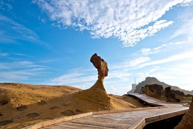 Keelung Shore Excursion: Yehliu Geopark, Jiufen, Houton Cat Village Private Tour - Frequently Asked Questions