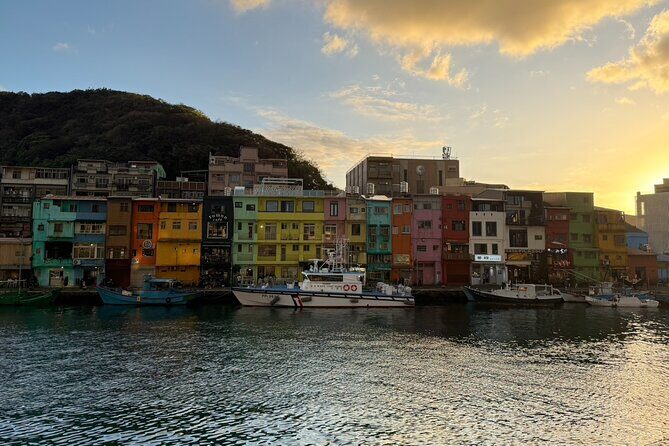 Keelung Shore Excursion: Yehliu, Jiufen and Shifen - Shifen Old Street & the Sky Lantern Experience