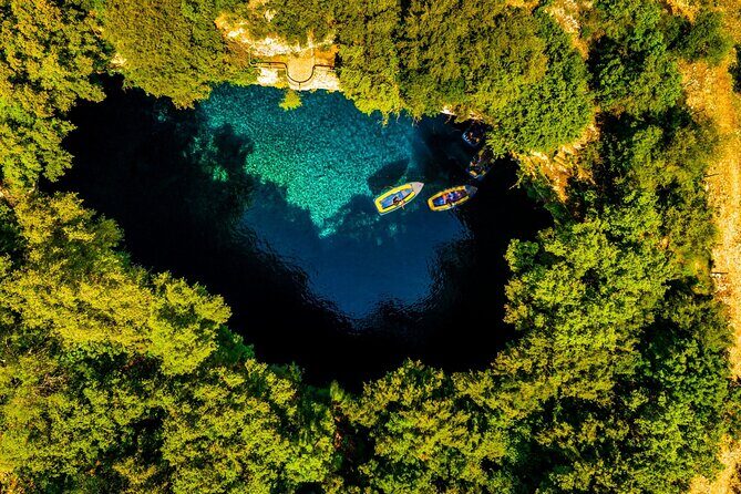 Kefalonia Highlights: Robola Winery, Melissani Lake & Fiscardo - Key Points