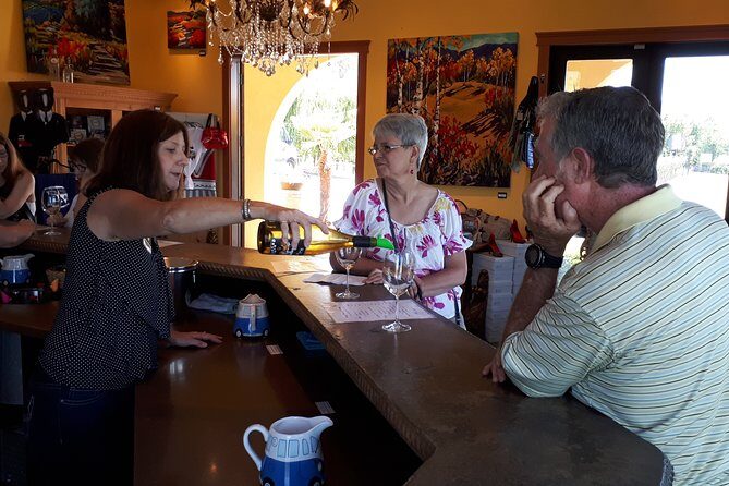 Kelowna or West Kelowna Afternoon Sightseeing Wine Tour - Quirky & Unique Stops: The Hatch & Rollingdale