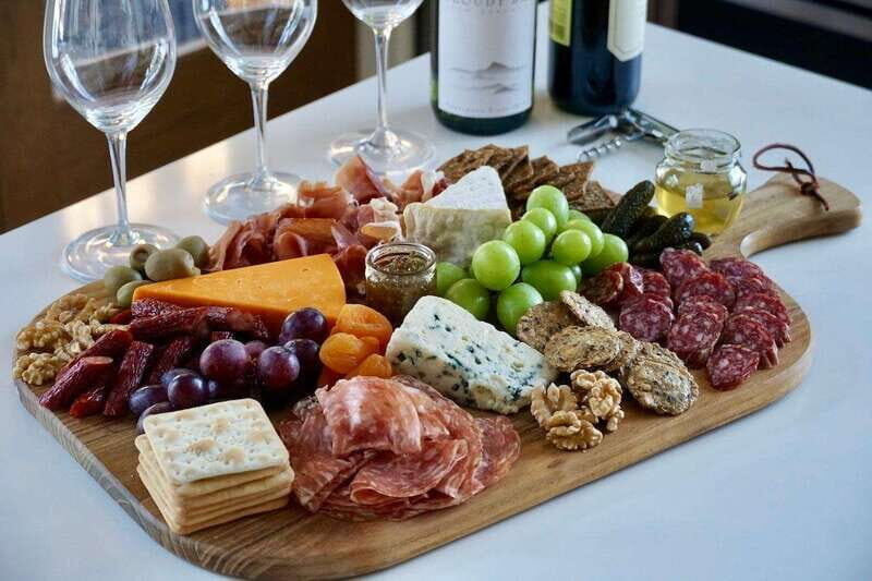Kelowna: Sunset Sip Wine Tour - Key Points