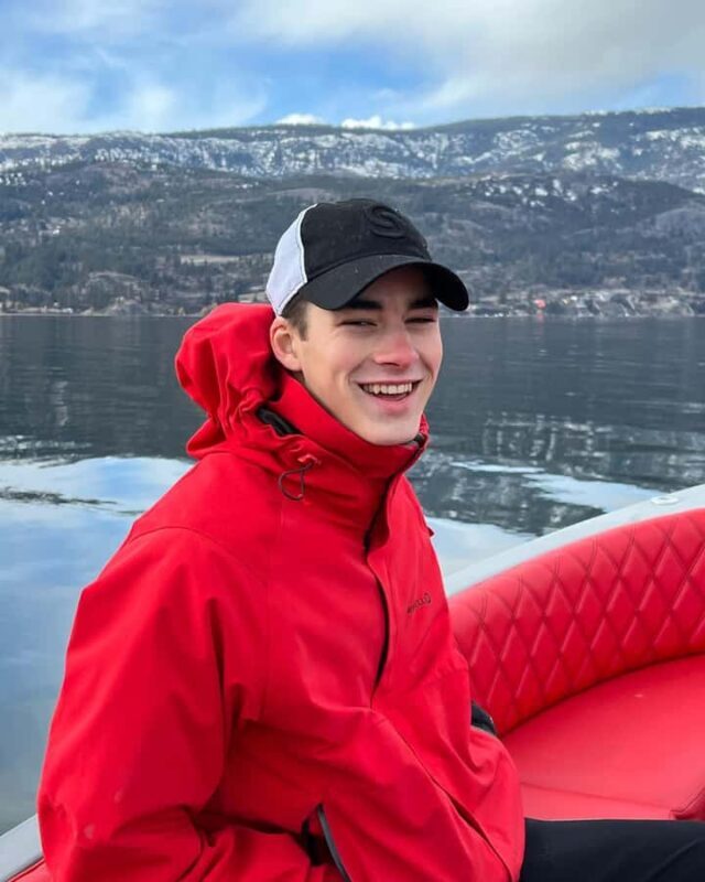 Kelowna: Two Hour Private Boat Cruise - Practical Details