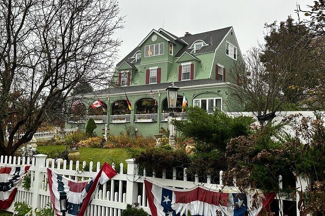 Kennebunkport, York and Portsmouth NH Private Tour - The Classic Portsmouth Harbor Lighthouse