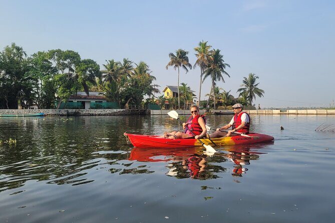 Kerala Backwater Village Kayaking Tour: Alleppey - The Itinerary: A Day in the Backwaters