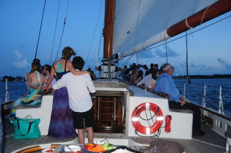 Key West: Live Christmas Holiday Music Cruise with Hot Cocoa - Introducing the Key West Holiday Cruise Experience