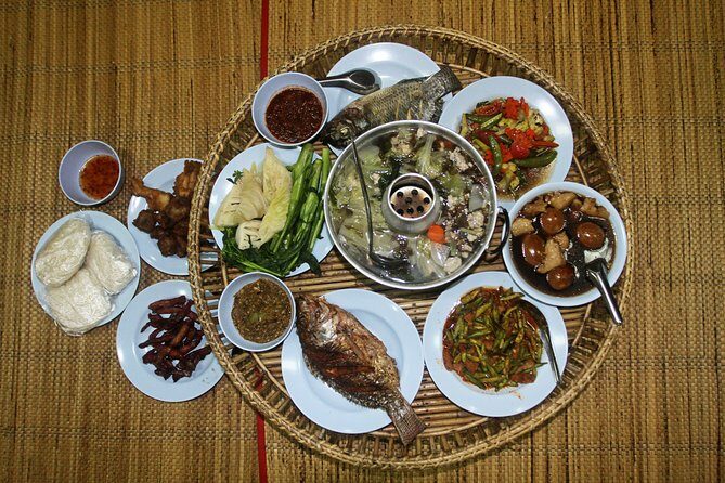 Khantoke Dinner Min. 2 Pax required to confirm - Key Points