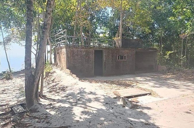 Khmer Rouges Last Home and Pol Pot grave at Anlong Veng Tour - FAQ