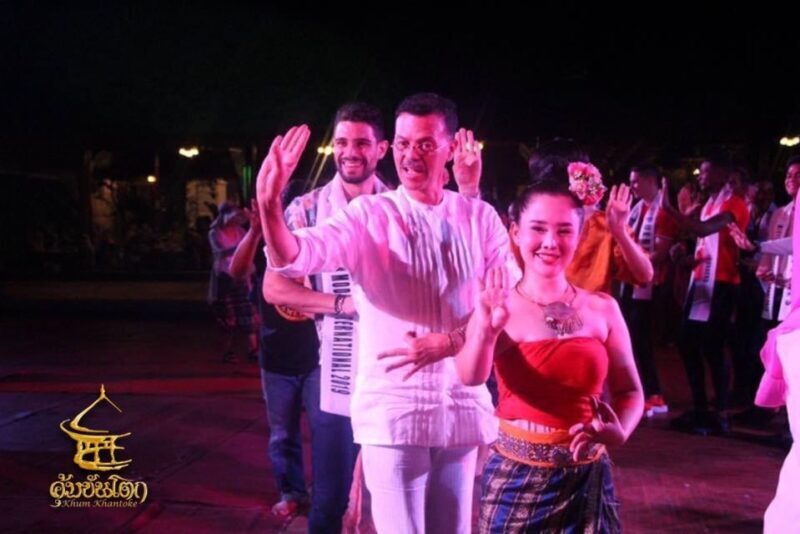 Khum Khantoke Chiang Mai: Northern Thai Cuisine and Show - Dining Options and Dietary Flexibility