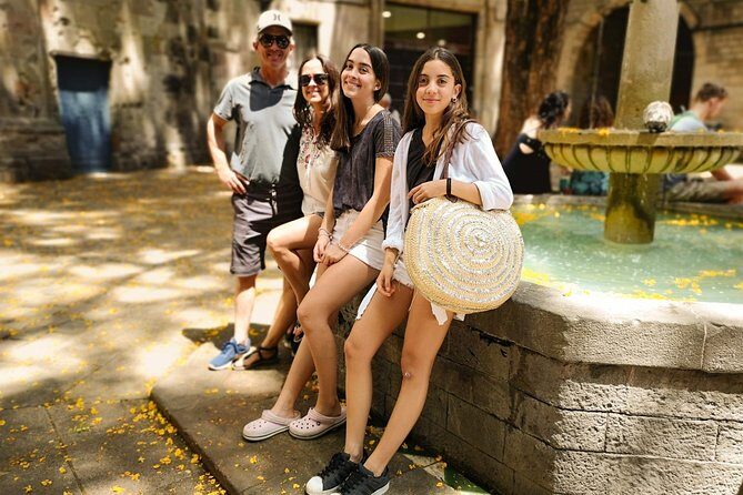 Kickstart Barcelona Private Tour. City Highlights for newcomers - An Informed Walk Through Barcelona’s Most Iconic Neighborhoods