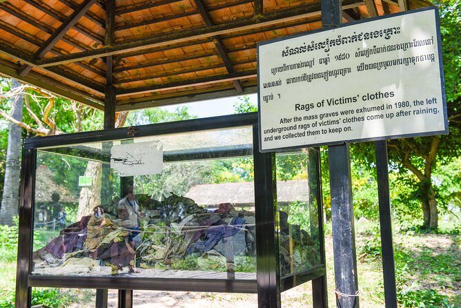 Killing Fields and Prison S21 Bus Tour - The Reviews: A Mix of Praise and Caution