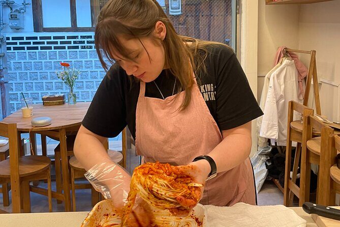 Kimchi class with Chef Hakyung near Gyeongbokgung place - Key Points