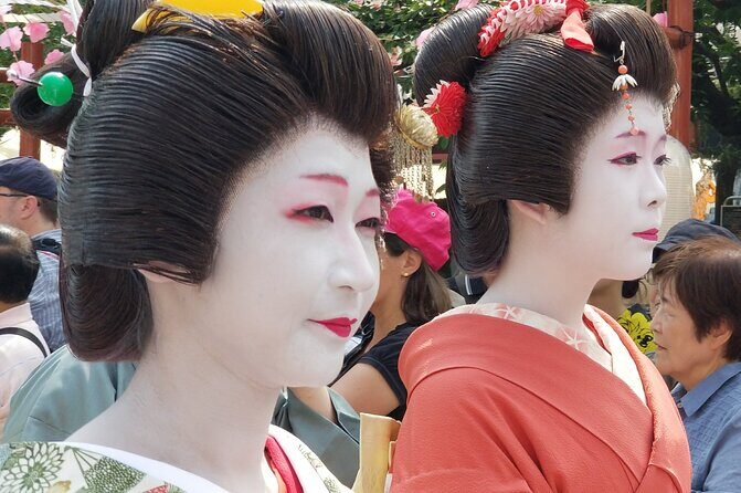 Kimono Tokyo Tour - Exploring the Asakusa District