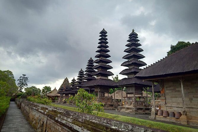 Kingdom Tour - What to Expect from the Experience