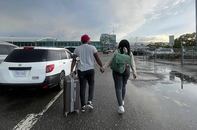 Kingston Airport Private Transportation - Who Will This Service Suit Best?