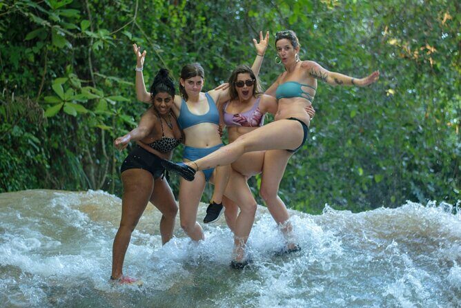 Kingston Airport to Ocho Rios Hotels and St Anns One Way - Key Points