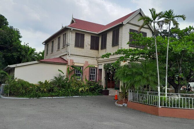 Kingston Cultural Tour Bob Marley Museum & Emancipation Park - Who Should Consider This Tour?