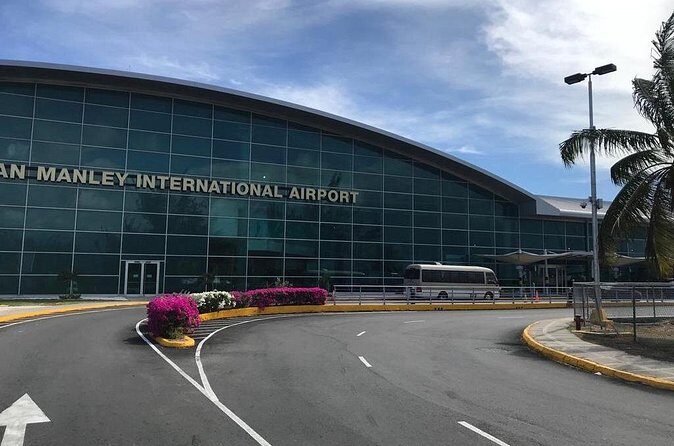 Kingston Roundtrip Airport Taxi Transfer to RIU Ocho Rios & Moon Palace Hotels - The Sum Up