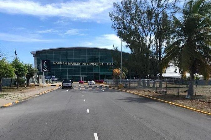 Kingston Roundtrip Airport Taxi Transfer to RIU Ocho Rios & Moon Palace Hotels - FAQ