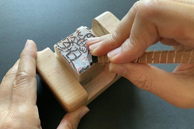 Kintaikyo Bridge, Castle Town and Seal Carving Iwakuni Day Tour - Key Points