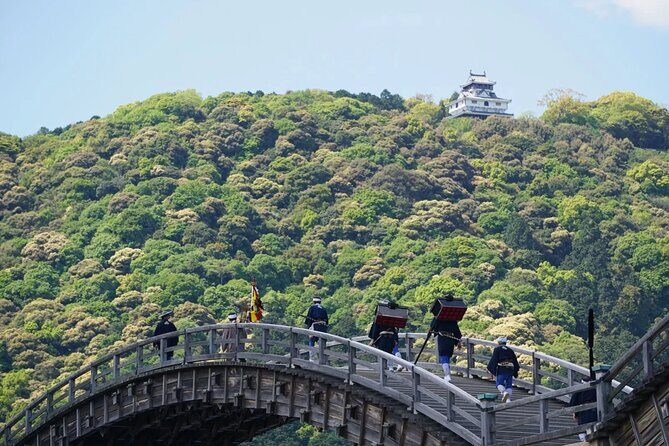 Kintaikyo Bridge, Castle Town and Seal Carving Iwakuni Day Tour - FAQs