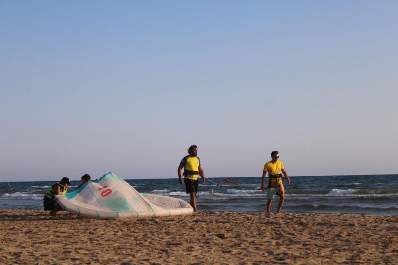 Kitesurfing course near Syracuse with IKO instructor - Who Should Consider This Tour?