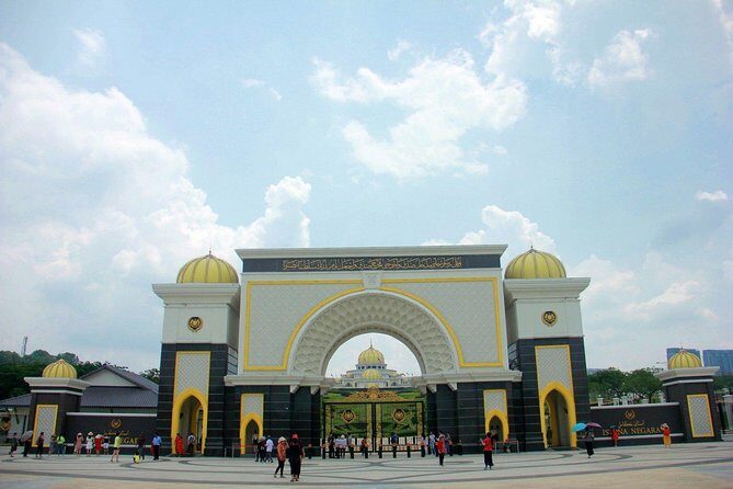 KLCC Lake of Symphony and The River Of Life Tour - FAQs