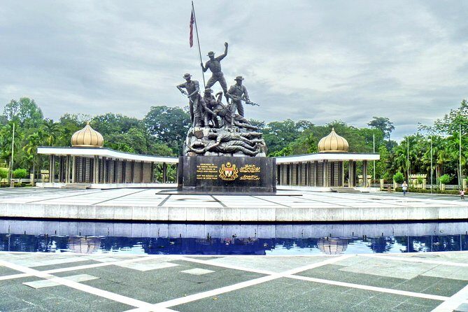 KLCC Lake of Symphony and The River Of Life Tour - Private - Authentic Experiences and Review Highlights