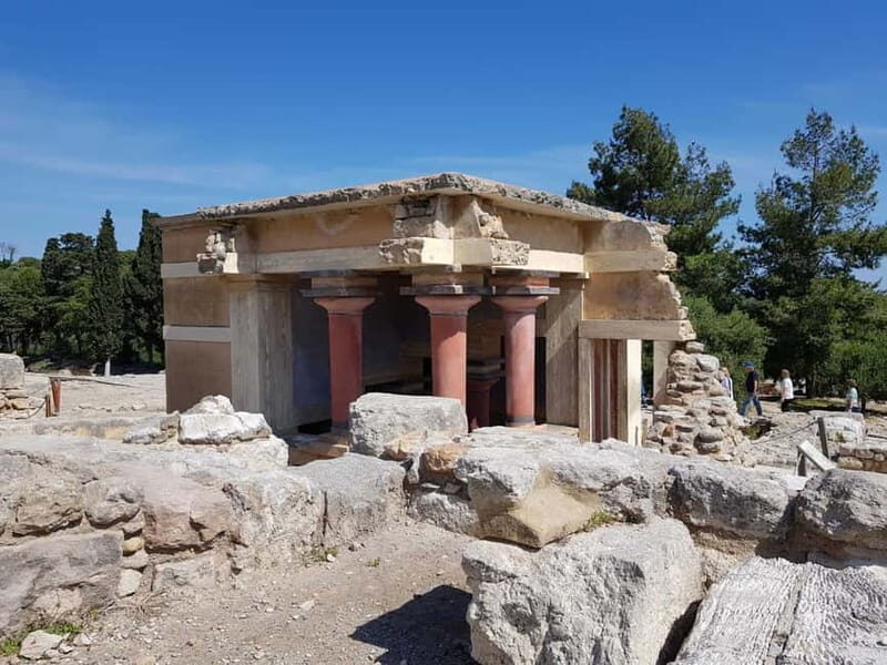 Knossos Palace and Pottery experience. Excursion Safari - A Closer Look at the Itinerary