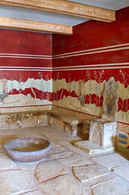 Knossos Place and Minoan Performance from Rethymno - An In-Depth Look at the Tour Experience