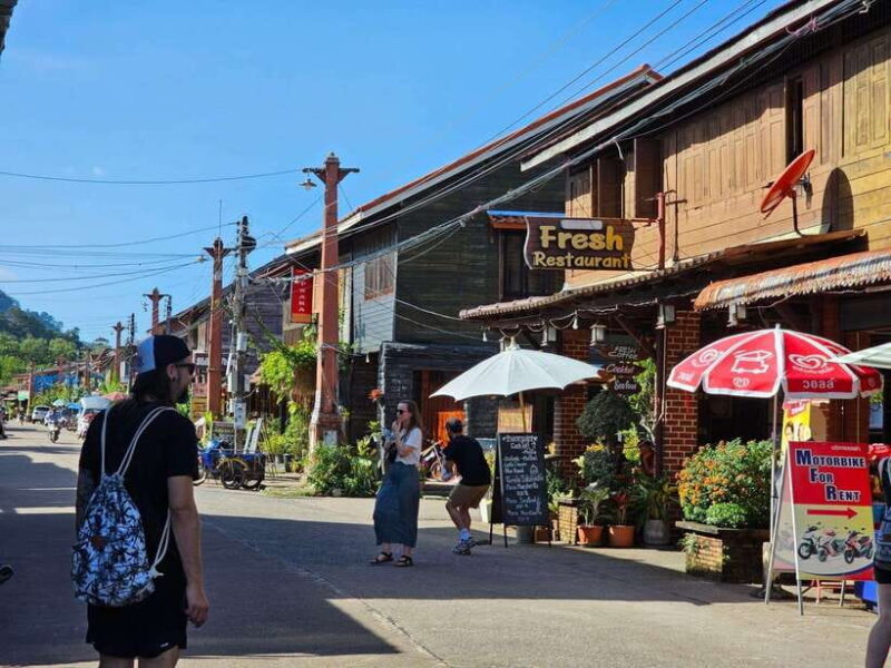Ko Lanta: Mangrove Forest and Lanta Old Town with Lunch - The Village and Local Lifestyles