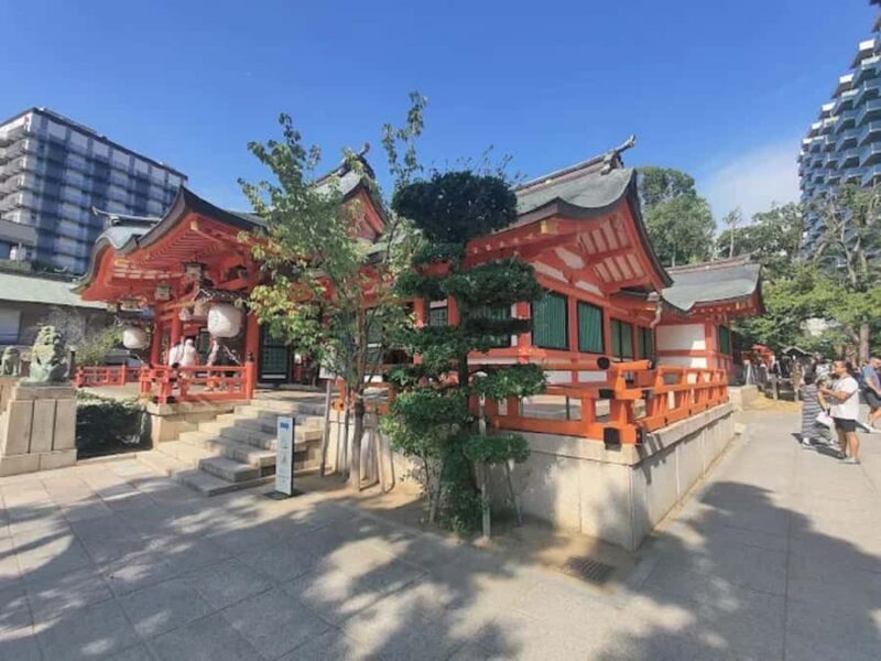 Kobe: Guided Walking Tour with Kobe Beef Lunch - Exploring Kobe: A City of Contrasts