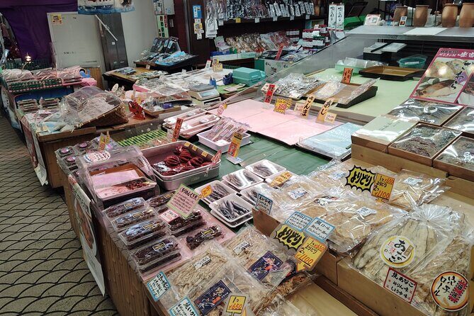Kobe Local Market Uonotana Guided Food Tour with Tastings - Exploring Uonotana Shopping Street: Heart of Akashi’s Food Scene