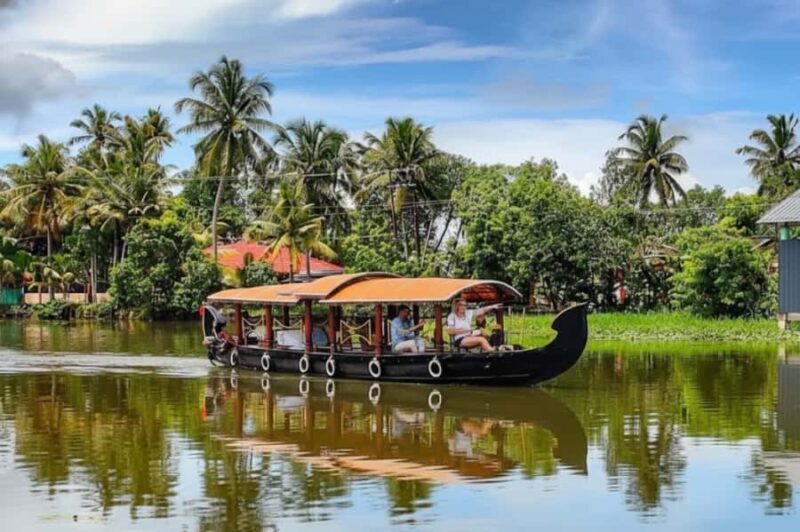 Kochi: Kumarakom Day Trip with Private Shikara Cruise & more - Value and Practical Tips