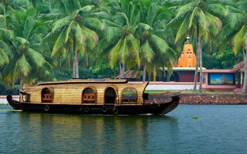 Kochi:- Same Day Alleppey Houseboat Cruise Tour with Lunch - Starting the Day: Boarding and Welcome