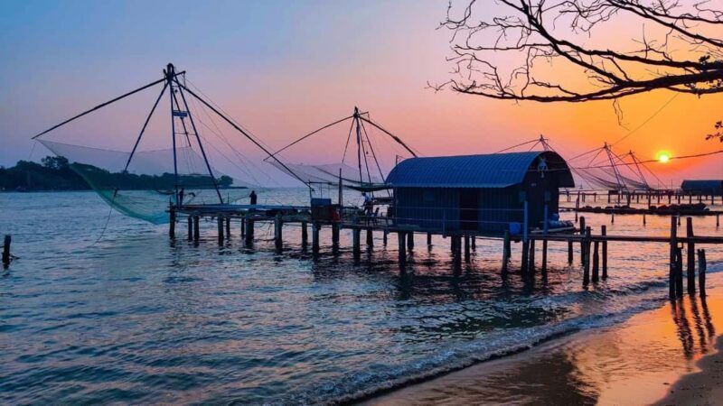 Kochi:4 Day Private Tour of Munnar, Alleppey with House boat - An Overview of the Experience