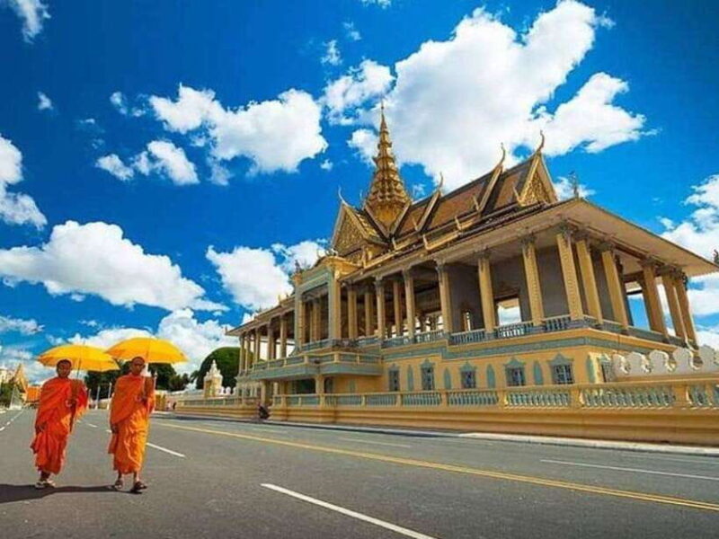 Koh Dach Silk Island and Phnom Penh City Private Day Tour - Introduction: An Authentic Day in Phnom Penh and Koh Dach